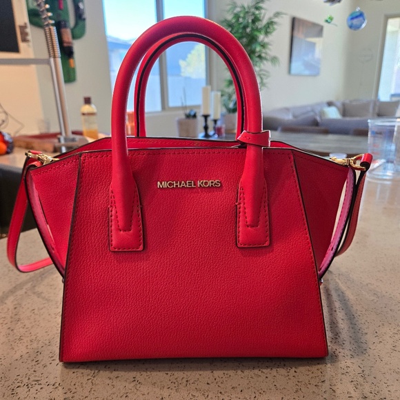MICHAEL Michael Kors | Bags | Sheila Medium Faux Saffiano Leather ...